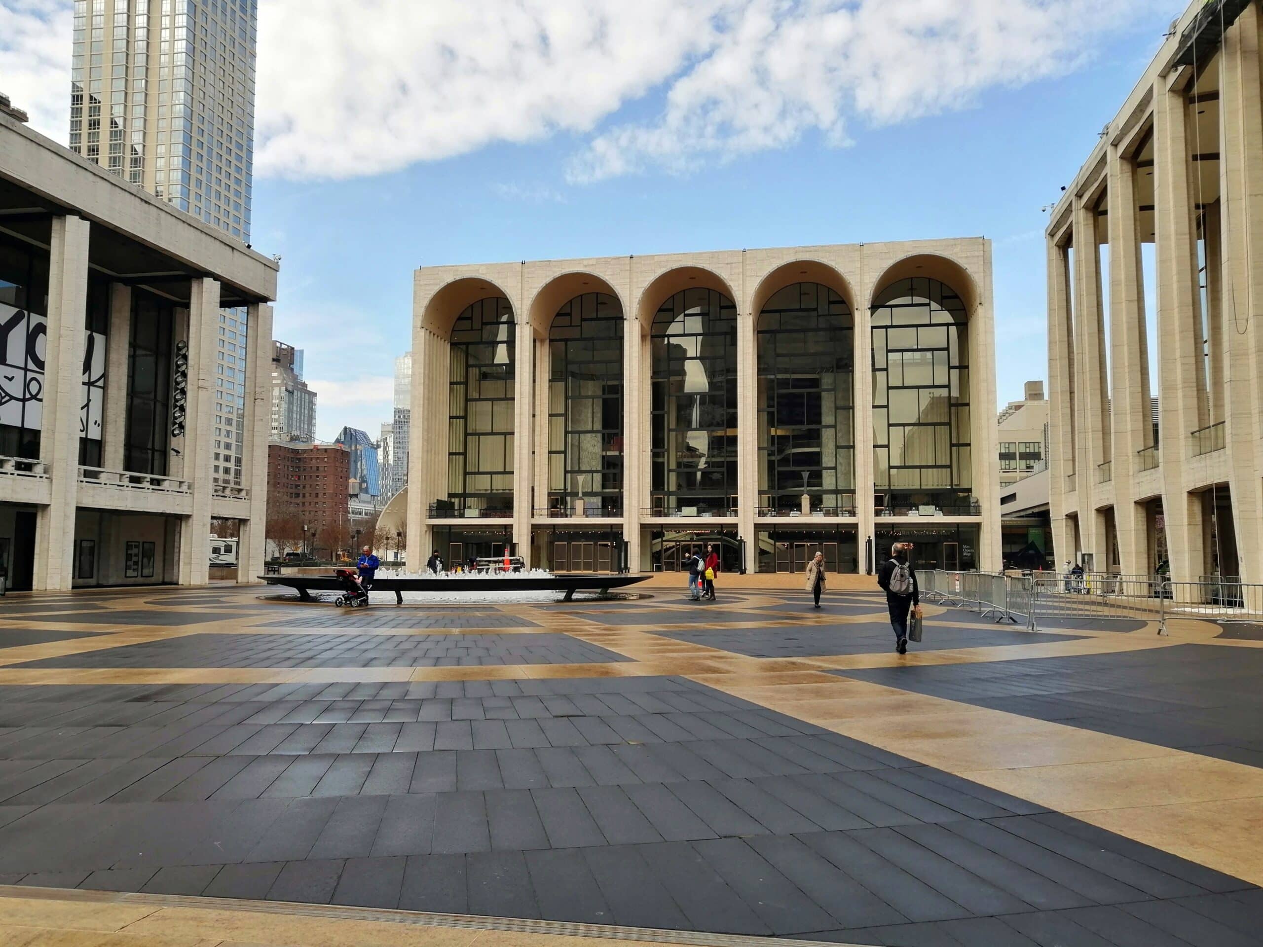 Fridays Under 40 at the Met - Situation